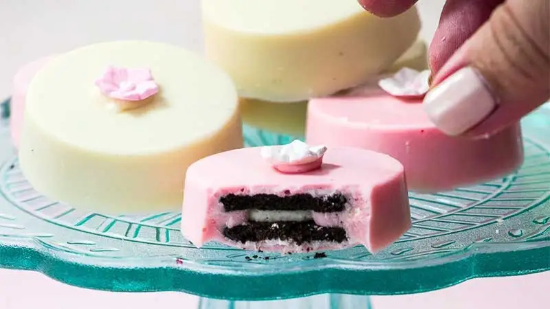 White Chocolate Covered Oreos Recipe: easy steps - All Recipes For Chocolate Recipe