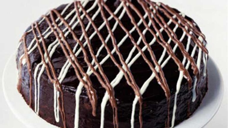 White Chocolate Drizzle Recipe: easy to make - All Recipes for Chocolate
